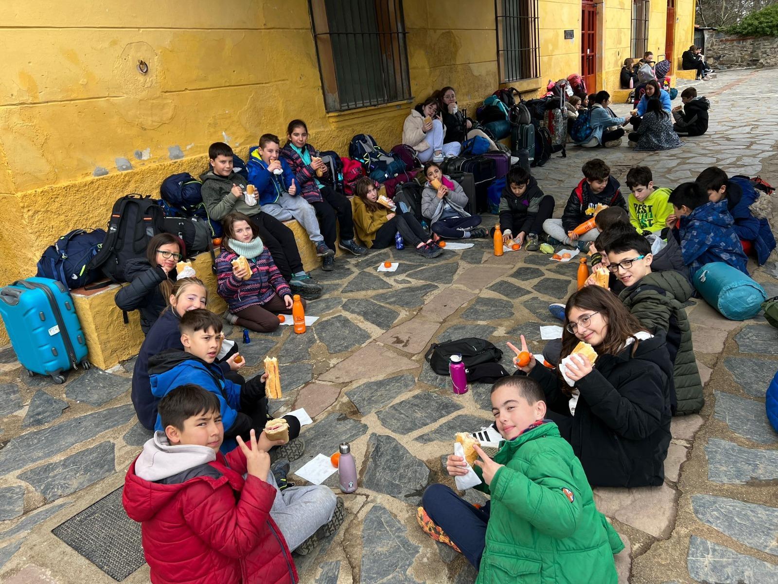 Continuem sumant moments junts!!! 1, 2, 3… Arrenca’t! - Col·legi Adela ...